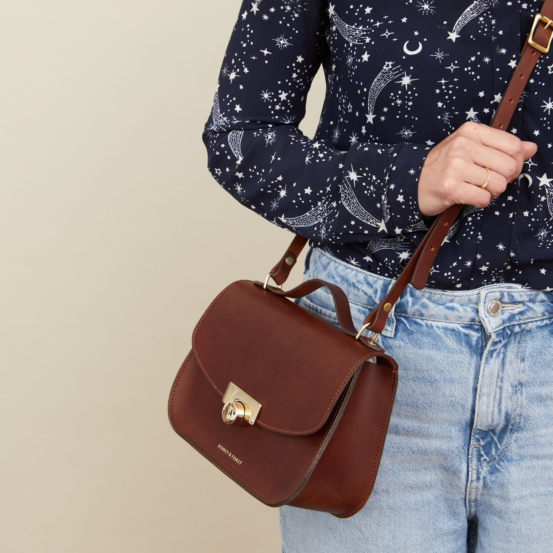 Ava satchel